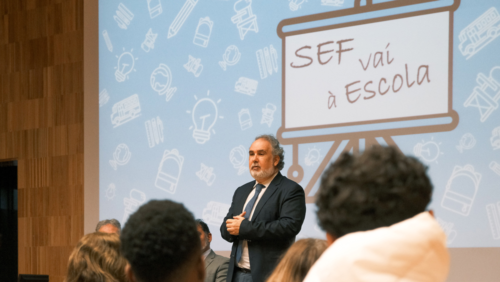 SEF vai à Escola